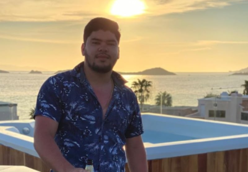 Asesinan a Alex Quintero, cantante de narcocorridos, en Sonora | Quinto ...