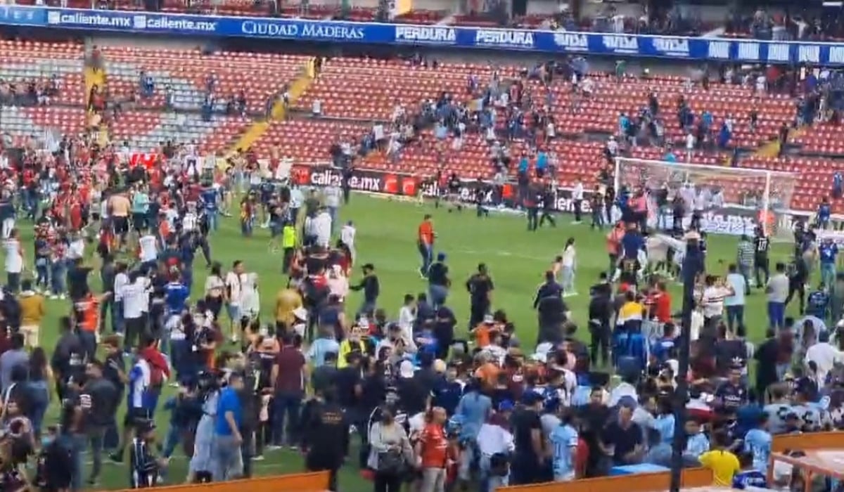 Suspenden Partido De Querétaro Vs Atlas Por Batalla Campal Se Reportan