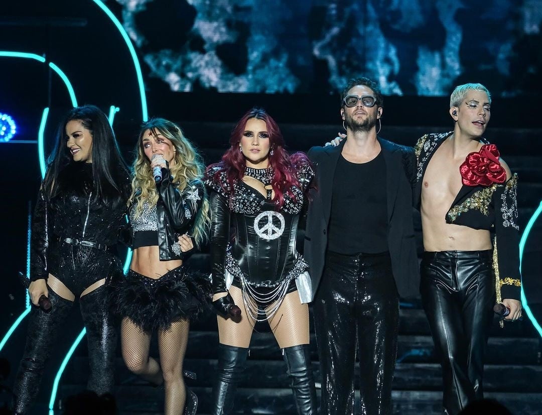 RBD hace cimbrar al Foro Sol; así fue su primera presentación en la ...